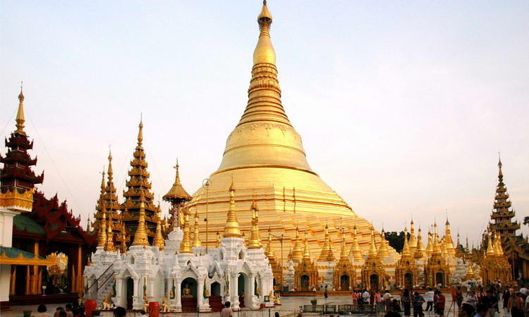 BOTATAUNG PAGODA – A FAMOUS HISTORIC SITE IN YANGON | Indochina Treks ...